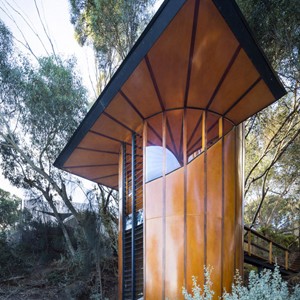 Circular Tree Top Studio designed and built by Max Pritchard ...